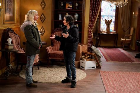 LECY GORANSON SARA GILBERT Tell Tale TV