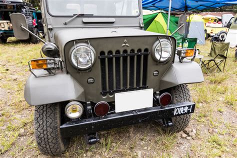 家族でミリタリーキャンプを楽しむ 自衛隊仕様の三菱ジープの本格的軍用装備とは カスタムアウトドア福祉車両モータースポーツ