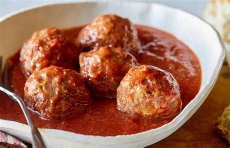 Alb Ndigas Con Salsa De Tomate The Cook Monkeys