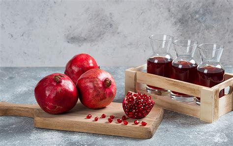 3 benefícios e 1 receita de suco de romã Hortifruti Direto do Campo