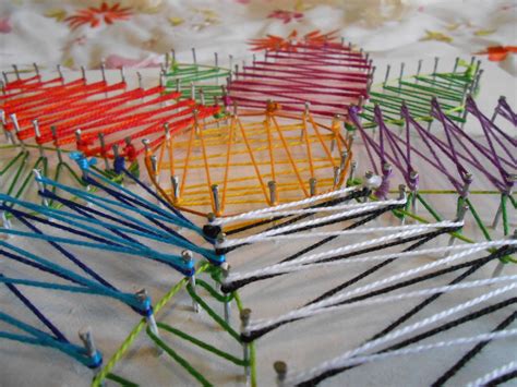 Un Tableau Plein De Vie Fait De Clou Et De Fils De Cottons Creations