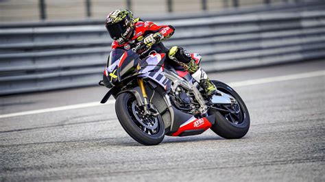 Aprilia Introduces Race Spec Limited Edition Hyper Naked Tuono V4 X
