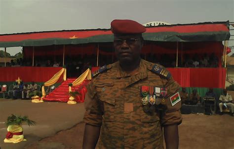 Burkina Le nouveau chef détat major de larmée de terre prend