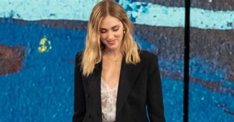 Ferragni Ha Perso Il Tocco Tagga Il Resort Pioggia Di Insulti E