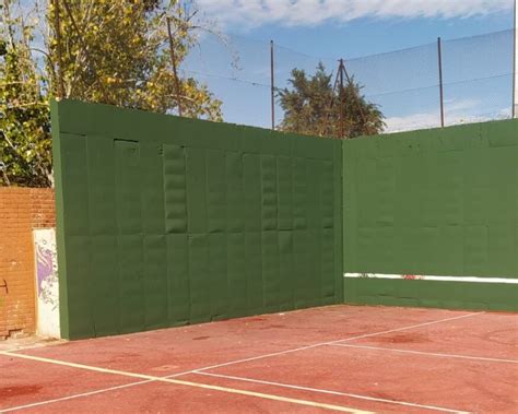 La Junta Municipal de Ciudad Lineal rehabilita el frontón del parque