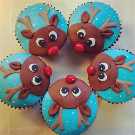 J J Cakes And More Christmas Cupcakes