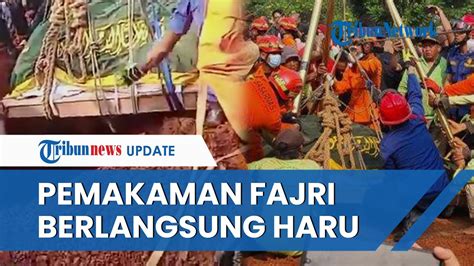 Diiringi Lantunan Alquran Ini Detik Detik Dramatis Pemakaman Fajri