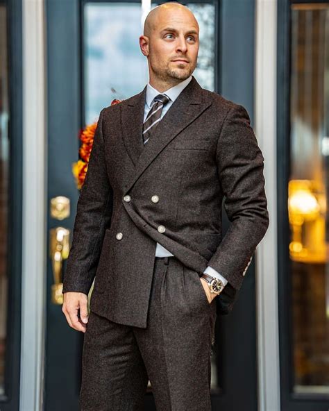 Graue Jacke Mit Schwarzen Hosen Hockerty