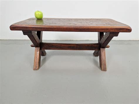 Bekijk Vintage Brutalist Massief Eiken Bijzettafel Frankrijk Op