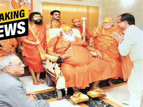 गध क सथ अगरज स लड थ शकरचरय सवम सवरपनद सरसवत