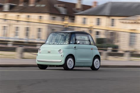 Ladorable Fiat Topolino électrique sans permis est plus accessible que