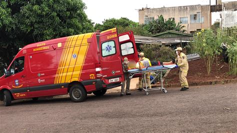 Idoso Fica Ferido Ap S Sofrer Queda Dentro De Resid Ncia No Claudete