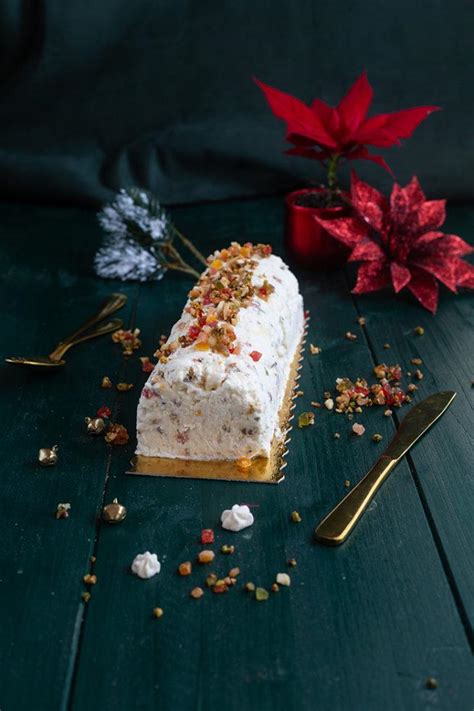 Recette nougat glacé avec son coulis de framboise Une French girl cuisine