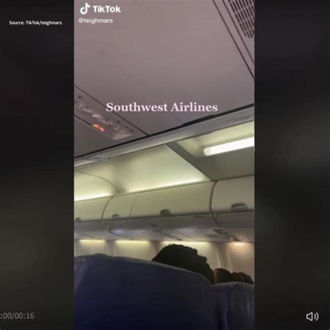 Pilot Scolds Passenger For Sending Lewd Picture