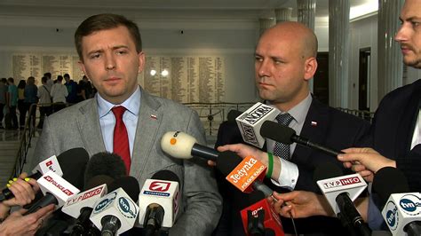 Zmiany w ordynacji wyborczej PiS i opozycja komentują wystąpienie PKW