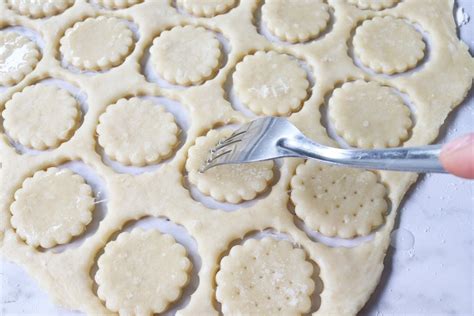 Galletitas saladas receta muy fácil para hacerlas en casa