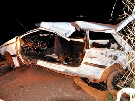 G1 Motorista morre após invadir pista contrária e bater em 2 veículos
