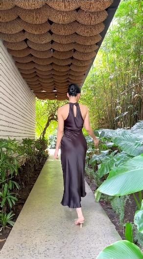 Hết hồn Angela Phương Trinh với vòng 3 biến dạng