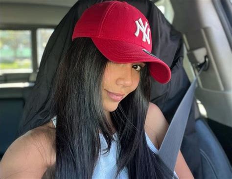 Steffi Méndez impactó con fotografía de espaldas