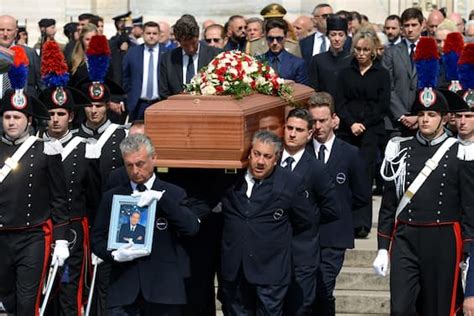 Berlusconi Funerali Marta Fascina E Marina Mano Nella Mano Veronica