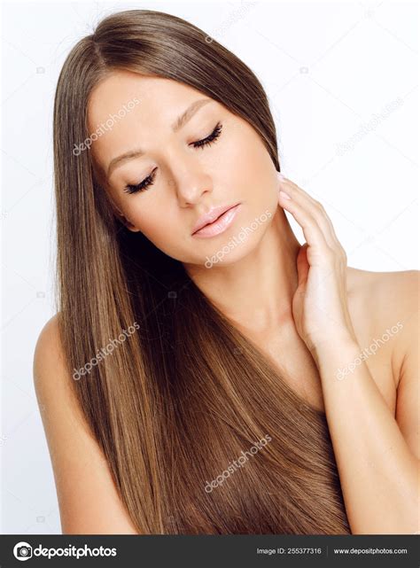 Portrait Femme Nue Aux Cheveux Longs Aux Yeux Ferm S Isol Image Libre