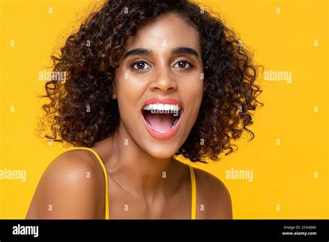 Visage Souriant Avec La Bouche Ouverte Banque De Photographies Et Dimages à Haute Résolution