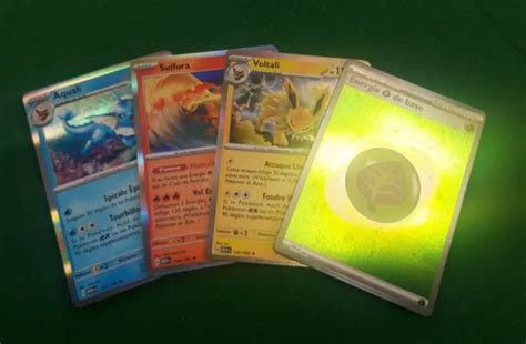CARTE POKÉMON Voltali Sulfura Aquali 165 holo rare Écarlate et