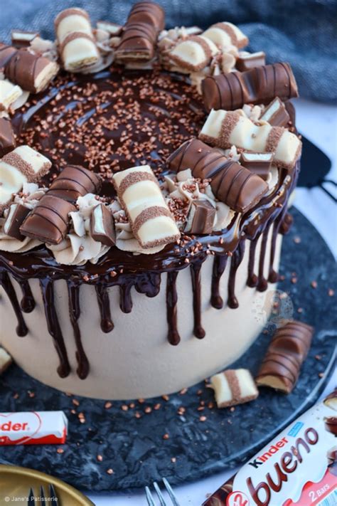 Kinder Bueno Drip Cake Janes Patisserie In 2020 Drip
