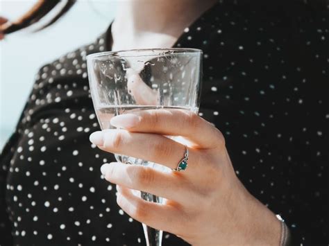 Bere acqua fa dimagrire Scopriamo le verità