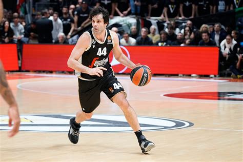 Eurolega Il Cuore Virtus Non Basta Al Paladozza L Efes Passa