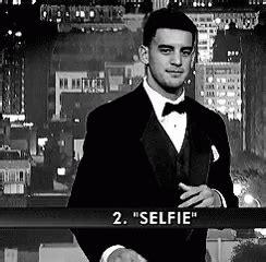 Mariota Selfie Mariota Selfie Lemme Take A Selfie Discover
