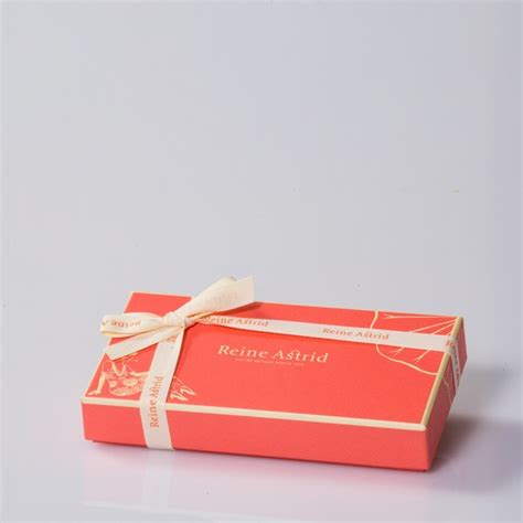 Reine Astrid Assortiment Chocolats Noir Lait 18 Chocolats 120g