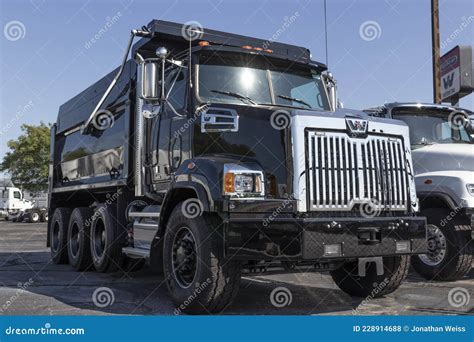 Western Star Heavy Duty Sb Dump Truck Western Star Is Owned By