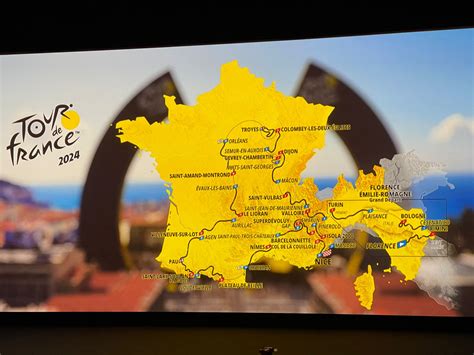 Presentato A Parigi Il Tour De France 2024 Partenza Da Firenze E Tappe