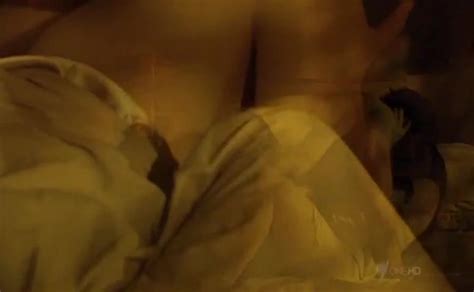 Tasneem Roc Sexy Scene In East West 101 AZnude