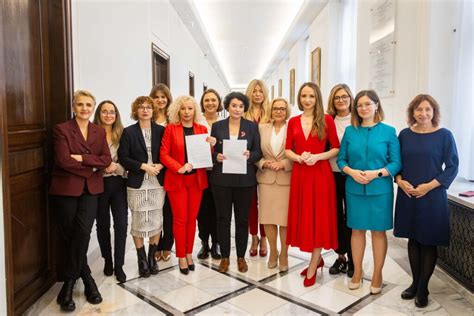 Posłanki Lewicy składają projekty ustaw ws aborcji Daria Gosek Popiołek