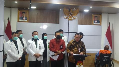 KPK Sita Emas Batangan Dan Kendaraan Mewah Senilai Rp4 5 M Dari Lukas