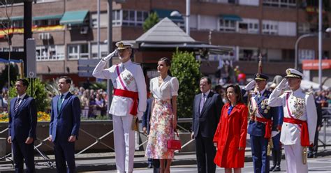 Granada se vuelca con el desfile del Día de las Fuerzas Armadas