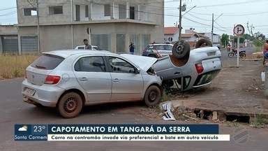 Bom Dia MT Carro na contramão invade preferencial e causa acidente em