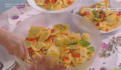 La Prova Del Cuoco Ricetta Ravioli Ricotta E Spinaci Al Pomodoro Di