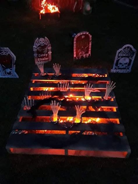 31 Simple And Scary Outdoor Halloween Decor Ideas Artofit