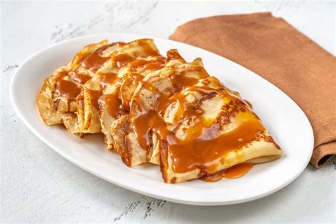 Cyril Lignac partage sa recette inratable de crêpes au caramel beurre salé