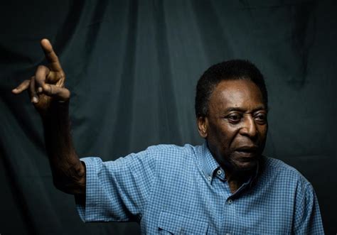 Melhor jogador da história Pelé morre aos 82 anos em São Paulo O