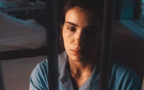 Amor Perfeito Marê dá à luz no meio do mato e se desespera destino