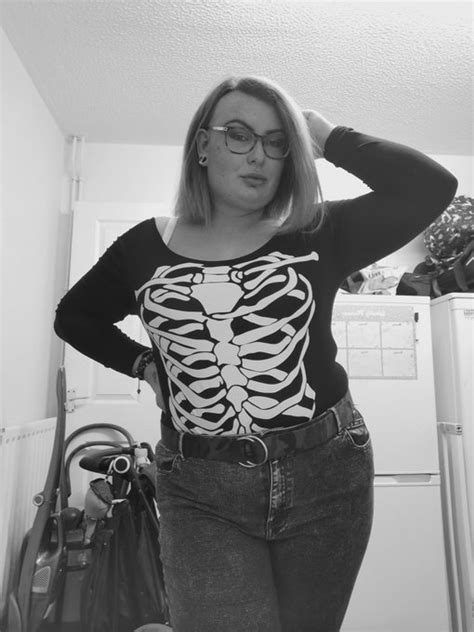 MILF TW Pornstars 𝕽𝖔𝖝𝖎 𝕾𝖎𝖓𝖓𝖊𝖗 Pictures and videos from Twitter
