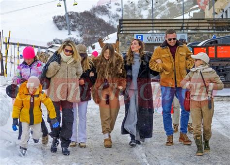 Ilary Blasi Weekend A St Moritz Con Bastian E Spunta Michelle