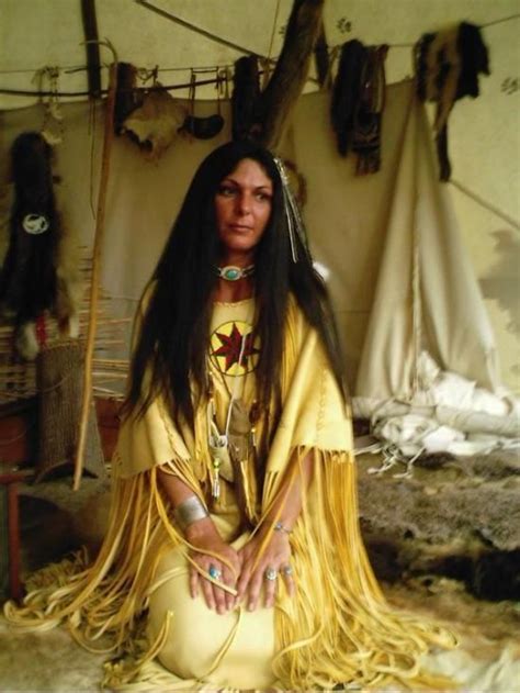 Épinglé par Gail Savelberg sur American Indian Filles amérindiens