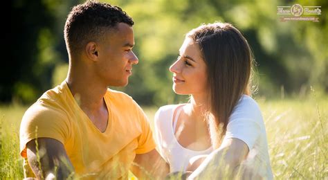 Cómo Saber Si GUSTAS a Un CHICO 15 SEÑALES