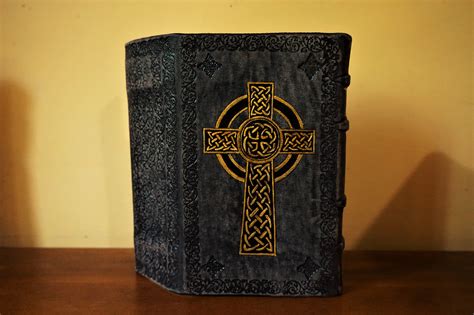Cuir personnalisé lié Le style monastique de la Sainte Bible Etsy
