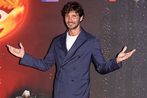 Stefano De Martino E Geppi Cucciari Conduttori Di Sanremo 2025 L